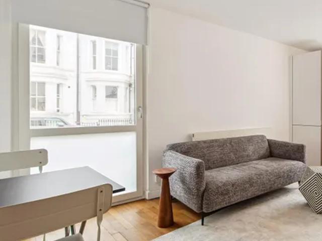 Powis Court, 29 30 Powis Square, London, W11 2AY, United Kingdom | 1 bed apartment for rent #165758155 | Rentberry