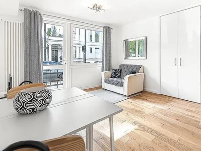 Powis Court, 29 30 Powis Square, London, W11 2AY, United Kingdom | Studio apartment for rent #138930967 | Rentberry
