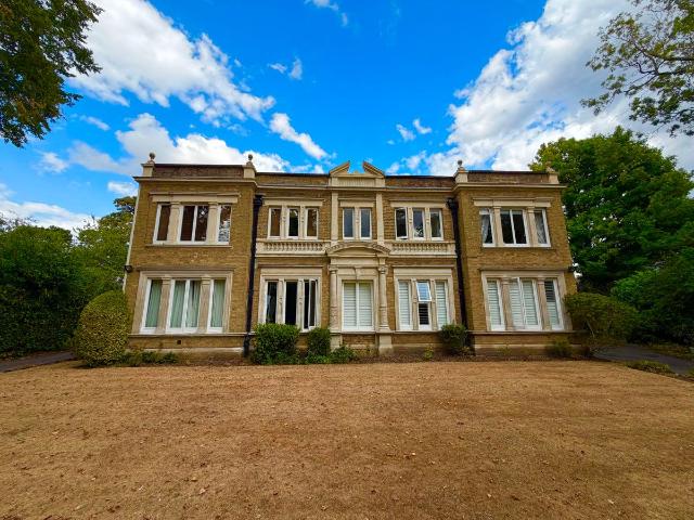 Powis Court, The Rutts, Bushey Heath, Bushey WD23, 2 bed flat to rent, £1,950 pcm | PrimeLocation