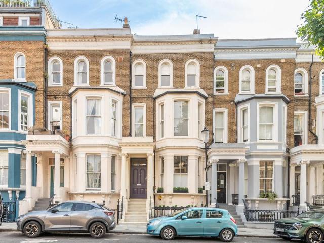 Powis Gardens, Notting Hill, London, W11 5 bed house to rent £12,749 pcm £2,942 pw