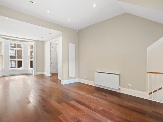 Powis Gardens, London, W11 5 bed terraced house to rent £12,750 pcm £2,942 pw