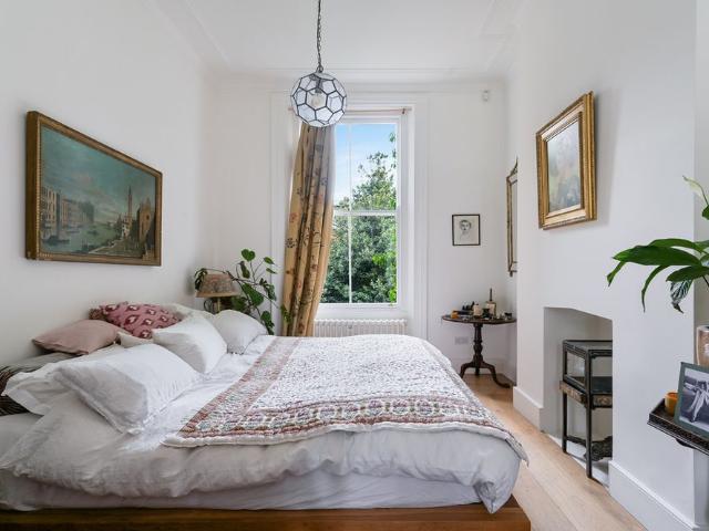 Powis Gardens, W11, London