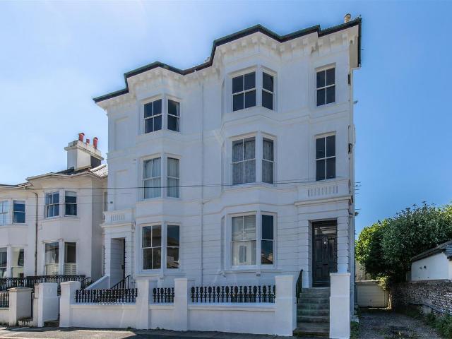 Powis Grove, Brighton BN1, Room to rent, £725 pcm | PrimeLocation