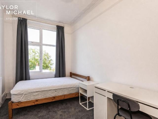Powis Grove, Brighton BN1, Room to rent, £725 pcm | PrimeLocation