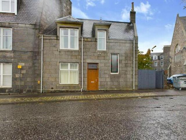 Powis Place, Aberdeen, 4 Bedroom End
