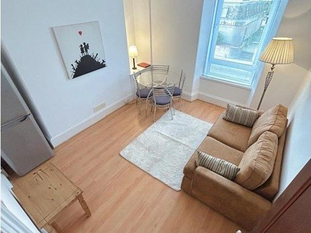 Powis Place, Aberdeen AB25, 2 bed flat to rent, £700 pcm | PrimeLocation