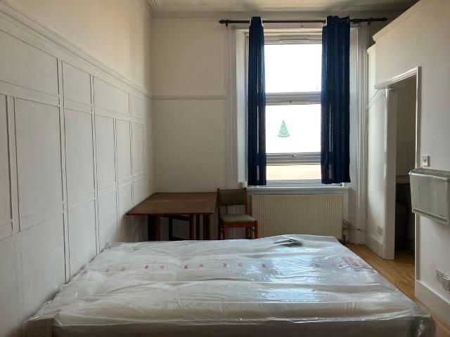 Pownall Gardens, Hounslow TW3, Studio to rent, £850 pcm | PrimeLocation