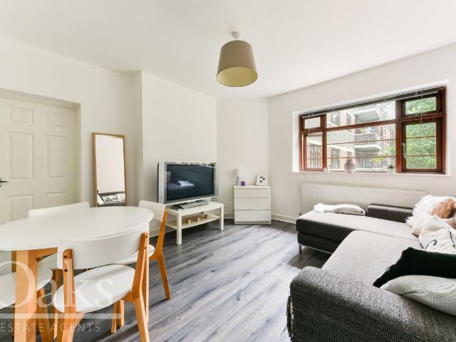 Poynders Gardens, Clapham South SW4, 4 bed flat to rent, £3,250 pcm | PrimeLocation