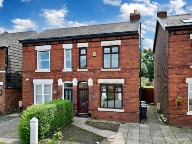 Poynton, Shrigley Road North, Stockport, 2 Bedroom Semi detached