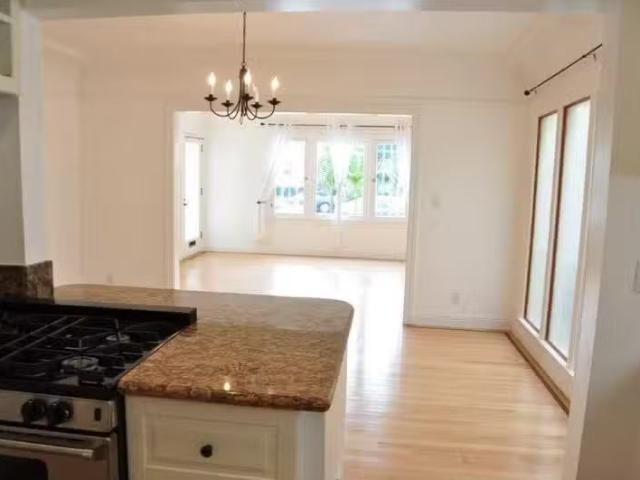 PL6238 Exquisite 2 Bed + 2 Bath Residence in Perfectly Remod.