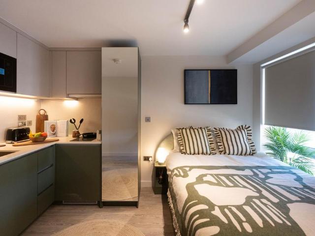 Plot No deposit Move in ASAP, Single. Studio to rent £1,854 pcm £428 pw