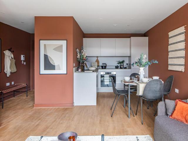 Plot Great Western, 1 Bed Apartment. 1 bed apartment to rent £1,050 pcm £242 pw