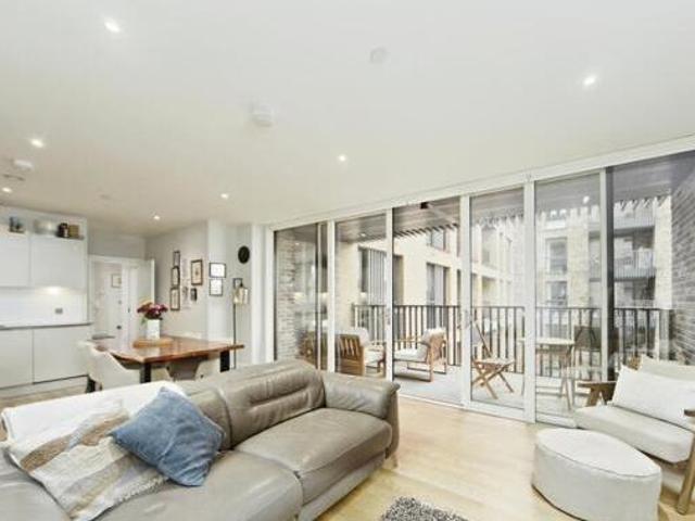 Plough Lane, London, 2 Bedroom Apartment