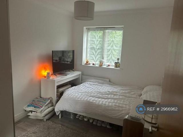 Plough Lane, Purley, CR8 2 bed flat to rent £1,950 pcm £450 pw