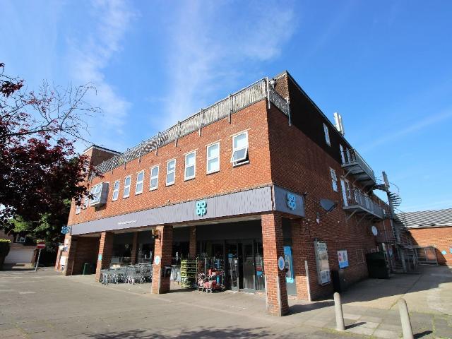 Plough Road, Yateley GU46, 1 bed flat to rent, £1,100 pcm | PrimeLocation