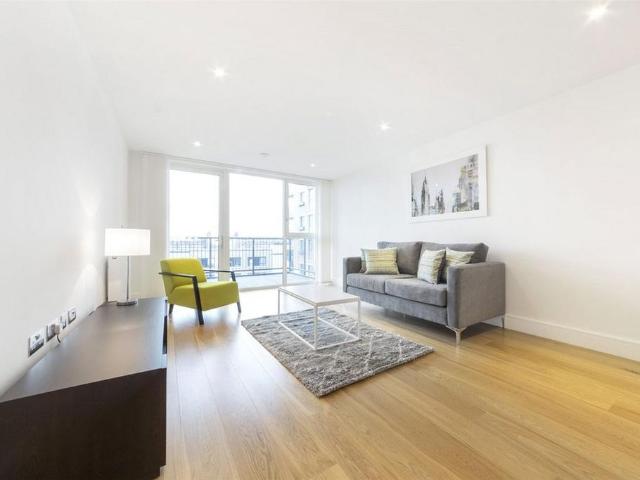 Plough Way, London SE16 3 bed flat to rent £3,000 pcm £692 pw
