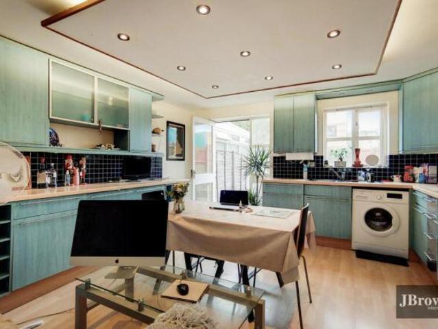 Plough Way, London, SE16 4 bed terraced house to rent £4,250 pcm £981 pw