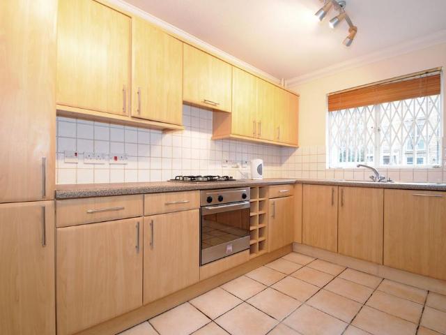 Plough Way, Surrey Quays, London, SE16 4 bed house to rent £3,750 pcm £865 pw