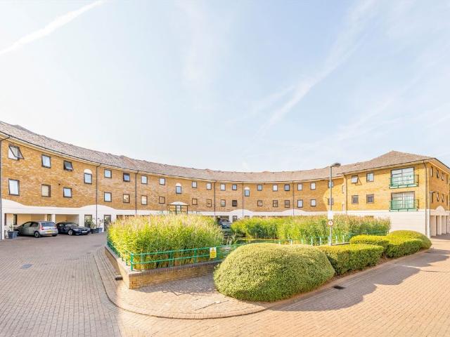 Plover Way, Canada Water SE16, 2 bed flat to rent, £2,450 pcm | PrimeLocation