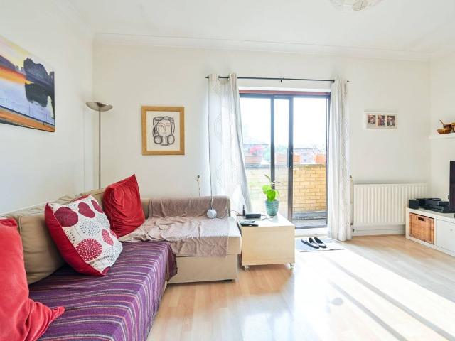 Plover Way, Rotherhithe, London SE16, 1 bed flat to rent, £2,817 pcm | PrimeLocation