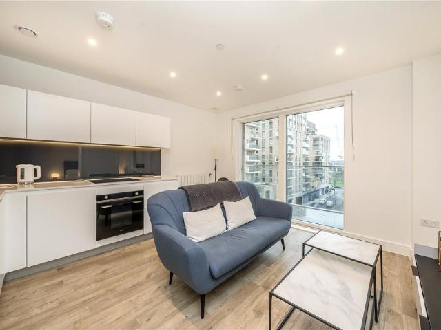 Plowden Road, Kidbrooke Village. 1 bed apartment to rent £1,650 pcm £381 pw