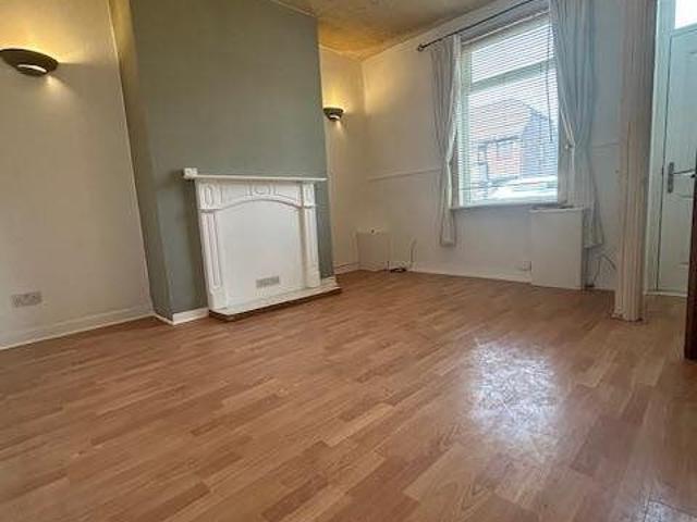 Plodder Lane, Farnworth, Bolton BL4, 2 bed property to rent, £850 pcm | PrimeLocation