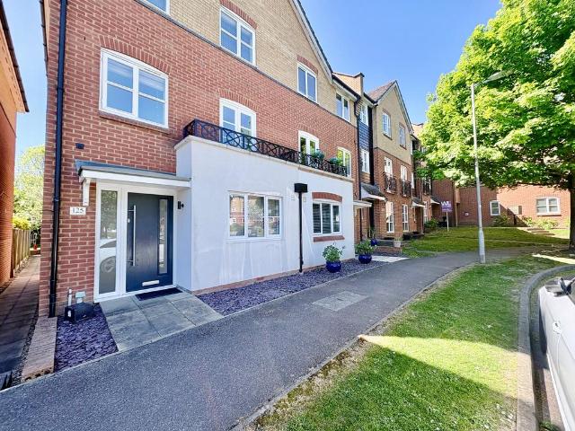Plomer Avenue, HODDESDON 4 bed townhouse to rent £2,800 pcm £646 pw