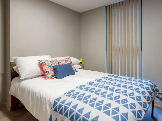 Platinum Deluxe Studio Floors 11 14. Studio to rent £1,088 pcm £251 pw