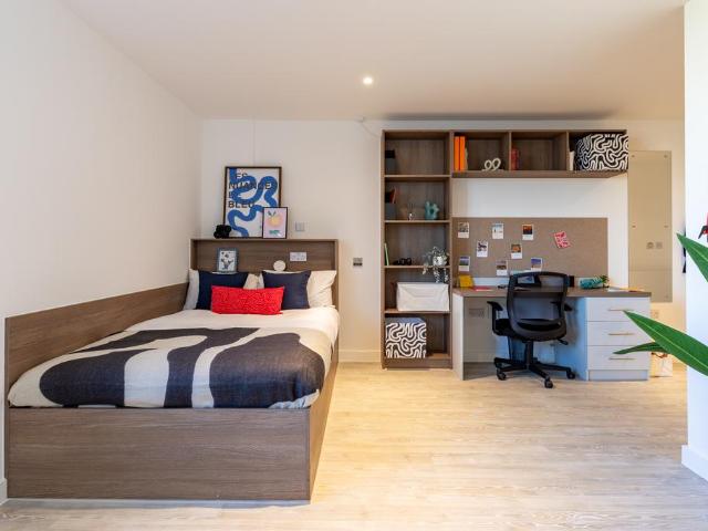 Platinum Studio at Glassworks. Studio to rent £1,755 pcm £405 pw