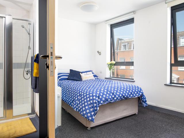 Platinum Studio, at Fulham Palace Studios