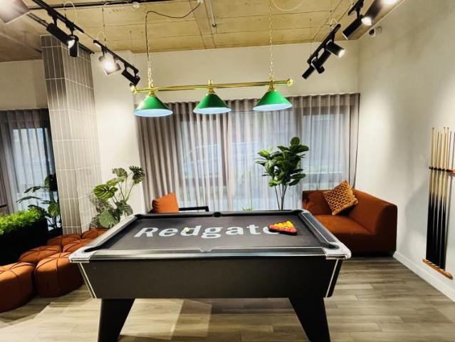 Platinum Studio – High Floor
