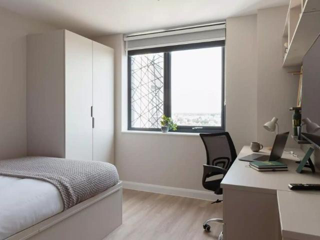 Platinum Studio High Floors