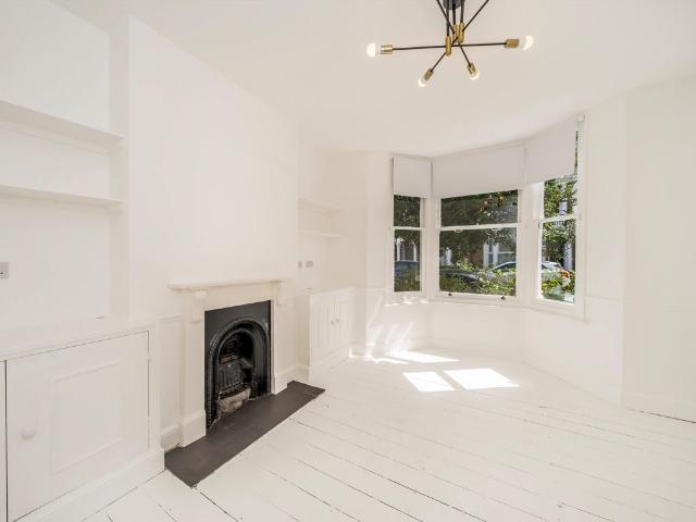 Plato Road, Brixton SW2, 3 bed flat to rent, £3,750 pcm | PrimeLocation