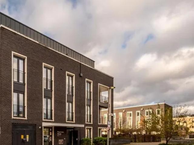 Platomone House, 13 Derny Avenue, London, E20 1HL, United Kingdom | 1 bed house for rent #167083364 | Rentberry
