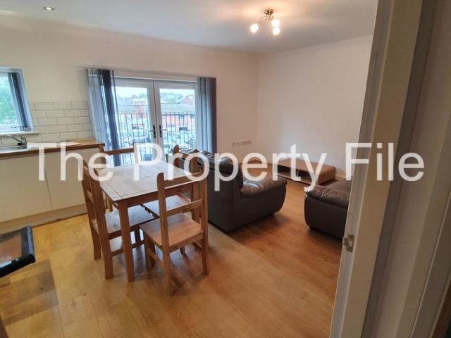 Platt Lane, Manchester M14, 4 bed flat to rent, £2,680 pcm | PrimeLocation