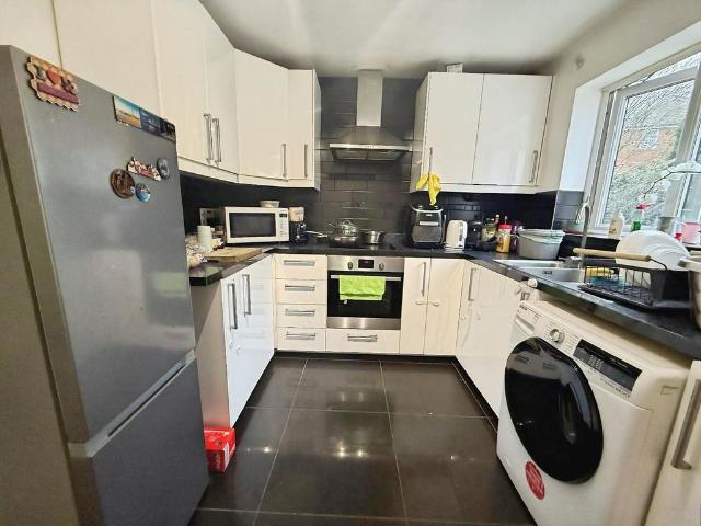 Plattbrook Close, Manchester, Greater. 2 bed house to rent £1,175 pcm £271 pw
