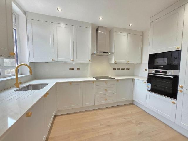 Platts Lane, Hampseatd, NW3 3 bed flat to rent £3,500 pcm £808 pw