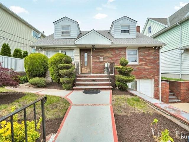 Plauderville Ave, Garfield, Home For Sale