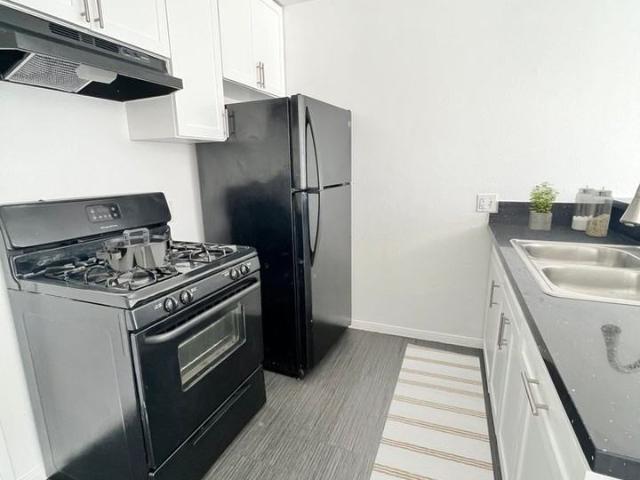 Playa Palms Apartments LLC 1 Bedroom Apartment for Rent at 151 N Normandie Ave, Los Angeles, CA 90004 Wilshire Center Koreatown