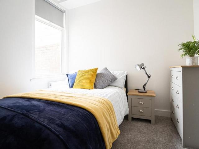Playfair Road, Southsea PO5 8 bed terraced house to rent £5,400 pcm £1,246 pw