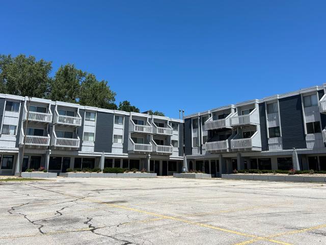 Plaza 93 Apartments