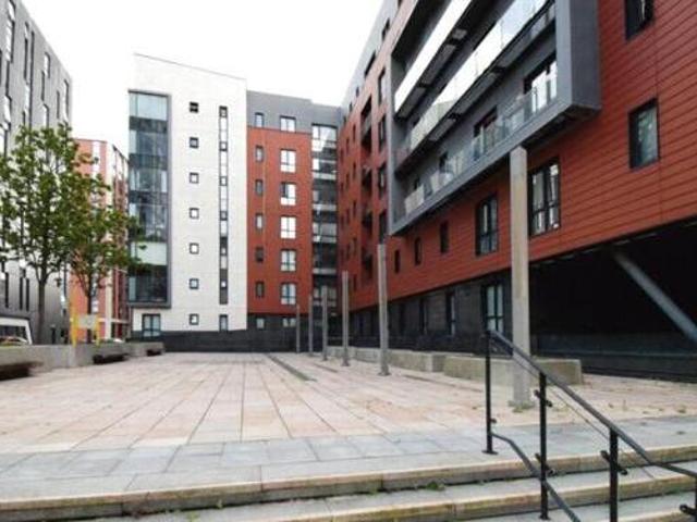Plaza Boulevard, Liverpool, 2 Bedroom Flat