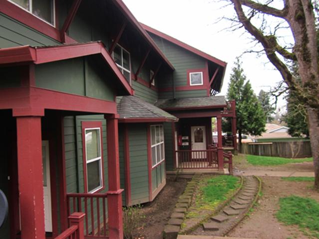 Plaza De Cedro 4 Bedrooms, 2 Bathrooms