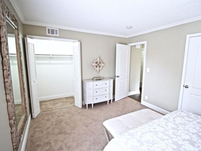 Plaza La Belle Apartments 4 Bedroom Apartment for Rent at 4427 Holly St, Kansas City, MO 64111 West Plaza