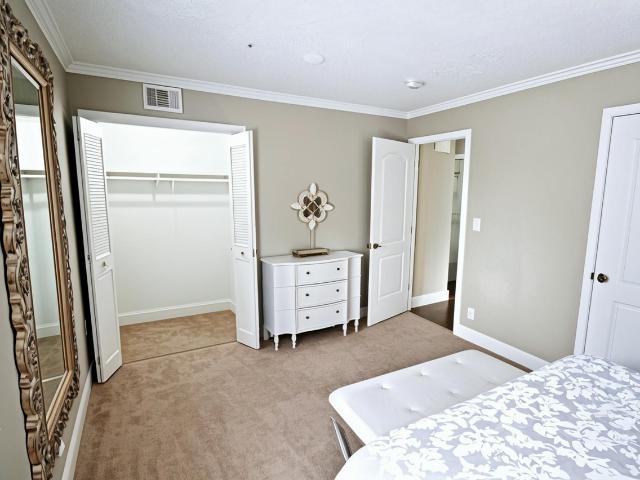 Plaza La Belle Apartments 4 Bedroom Apartment for Rent at 4427 Holly St, Kansas City, MO 64111 West Plaza
