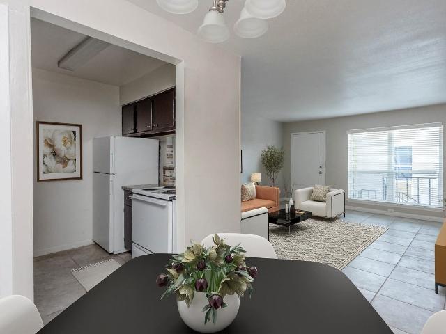 Plaza on Hammerly 2 Bedroom Apartment for Rent at 8515 Hammerly Blvd, Houston, TX 77055 Spring Branch East