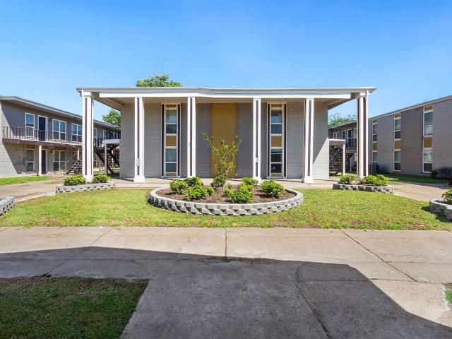 Plaza on Hammerly 2 Bedroom Apartment for Rent at 8515 Hammerly Blvd, Houston, TX 77055 Spring Branch East