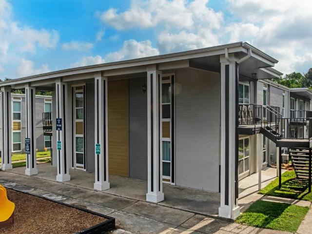 Plaza on Hammerly 2 Bedroom Apartment for Rent at 8515 Hammerly Blvd, Houston, TX 77055 Spring Branch East