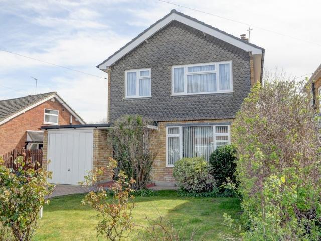 Place Farm Way, Monks Risborough, Buckinghamshire HP27, 3 bed detached house to rent, £1,950 pcm | PrimeLocation