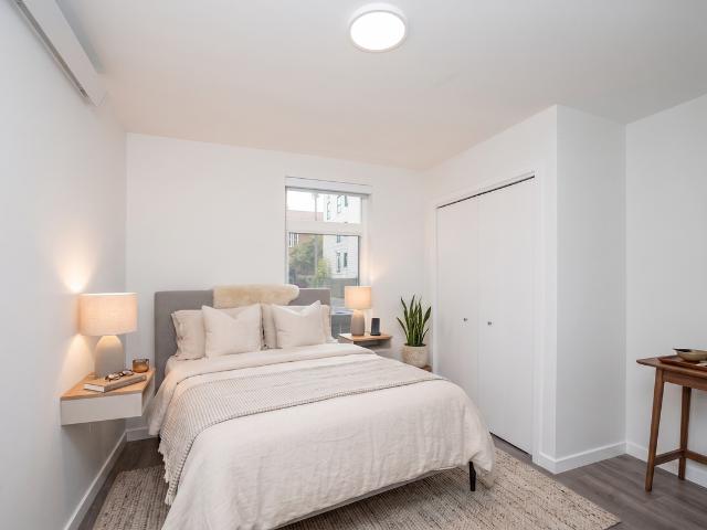 Plaid Apartments Studio Apartment for Rent at 514 Federal Ave E, Seattle, WA 98102 Broadway